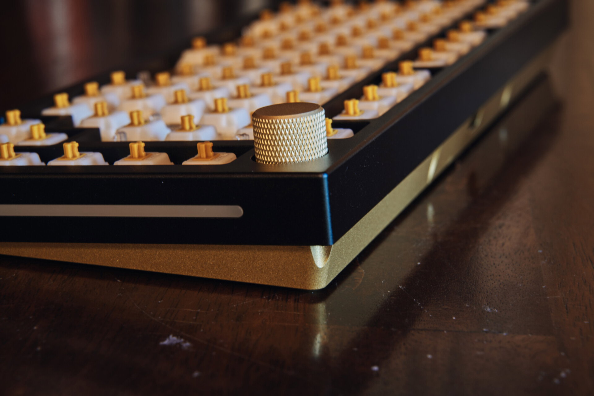 Custom gold GMMK Pro » keebs.gg