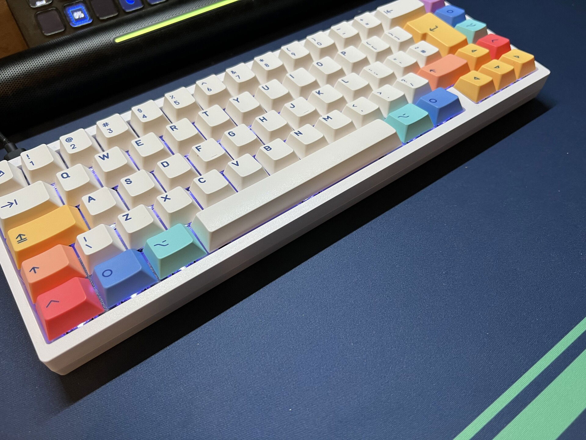 KBD67 Lite R3 » keebs.gg