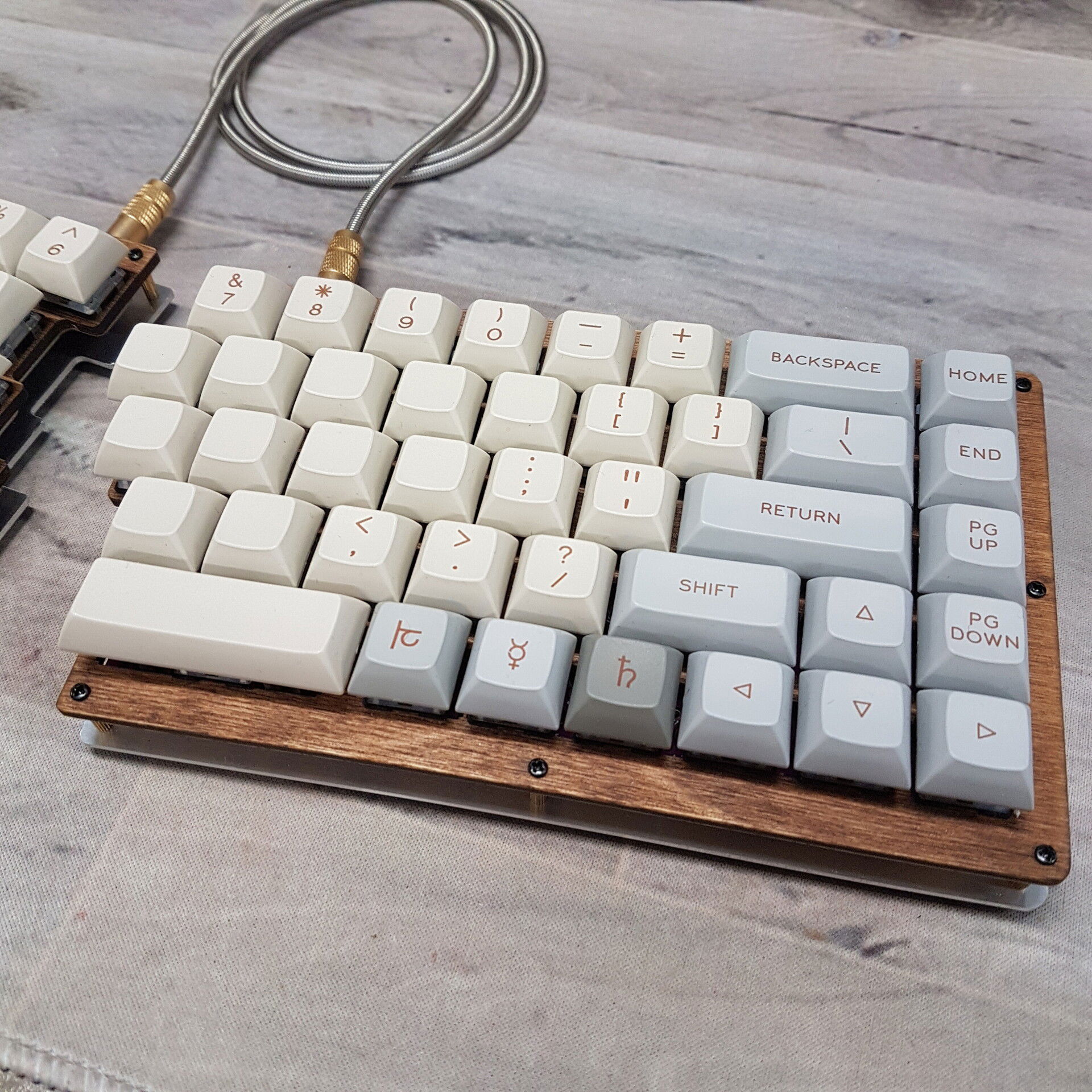 Philosopher's Keeb 🝚 » keebs.gg