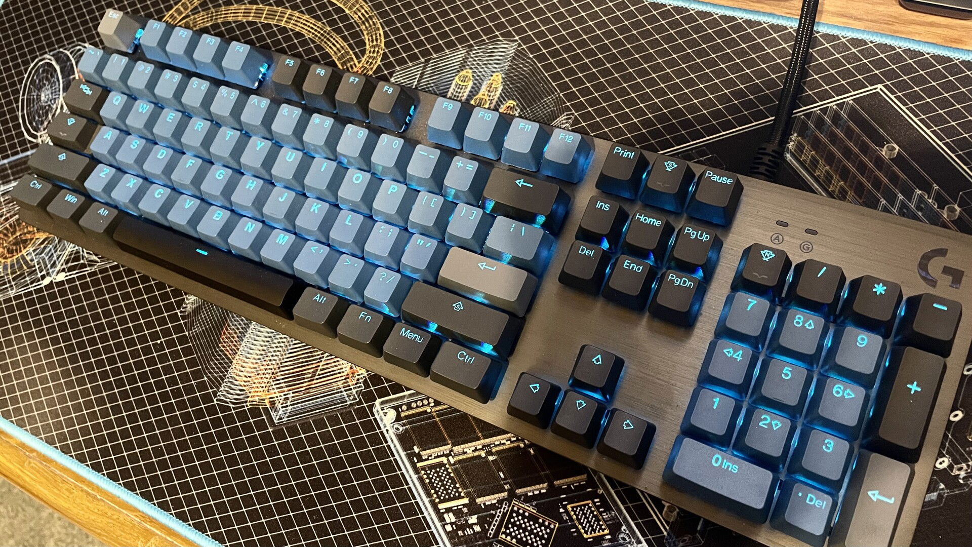 Logi Custom Blue » keebs.gg