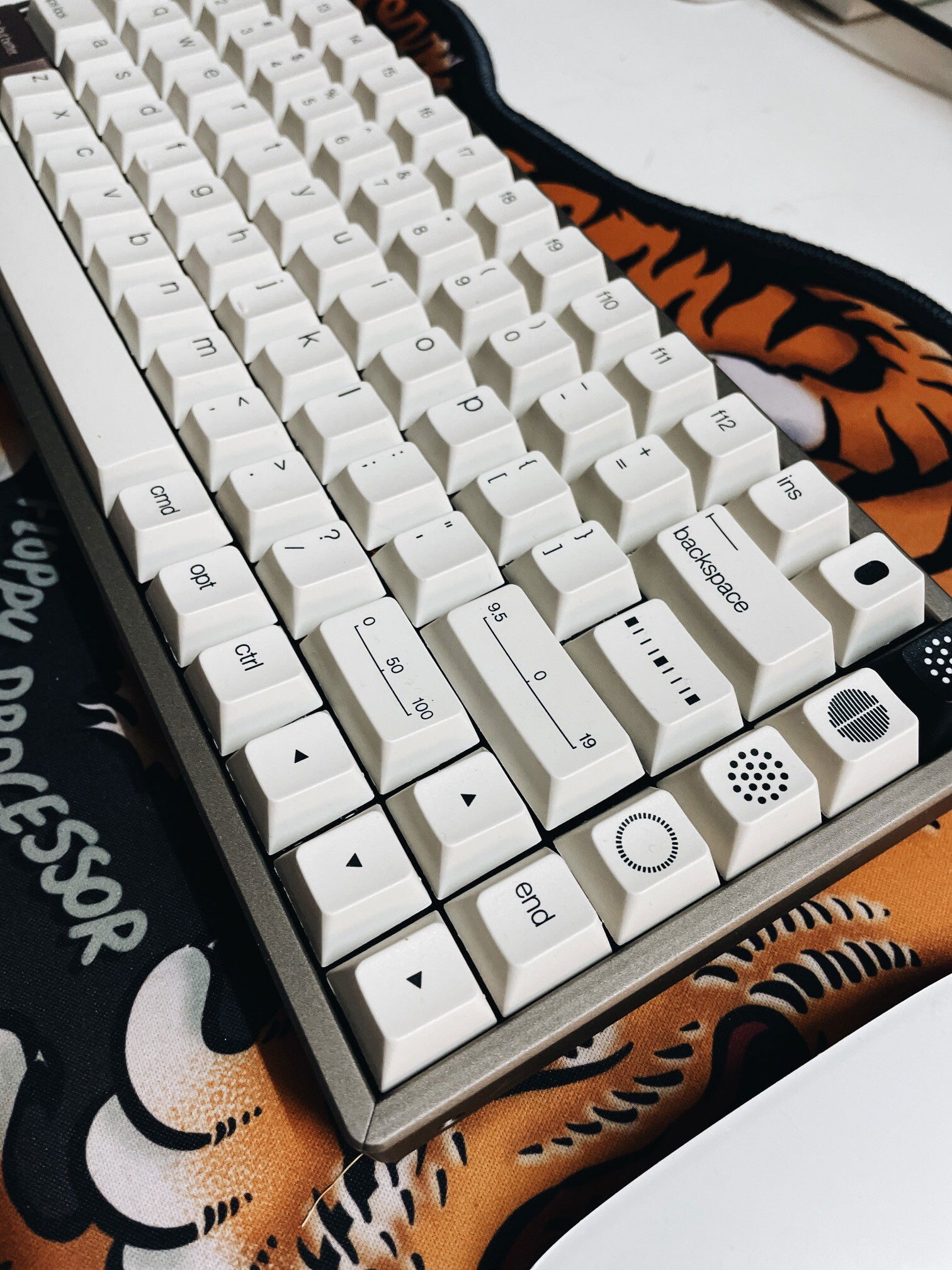 Keychron K2 x EPBT Less but Better keycap » keebs.gg