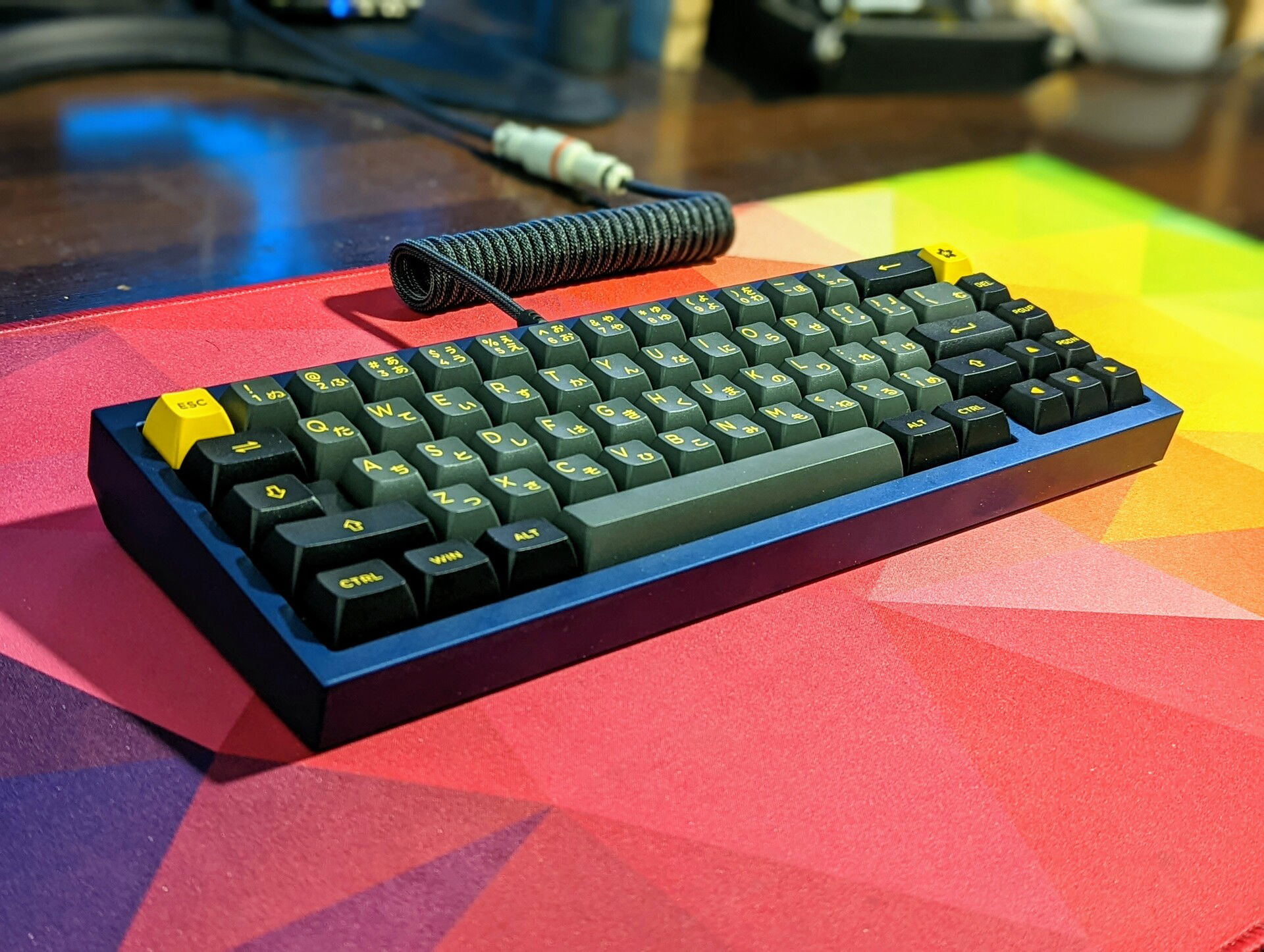 Qwertykeys QK65 Blue Golden » keebs.gg