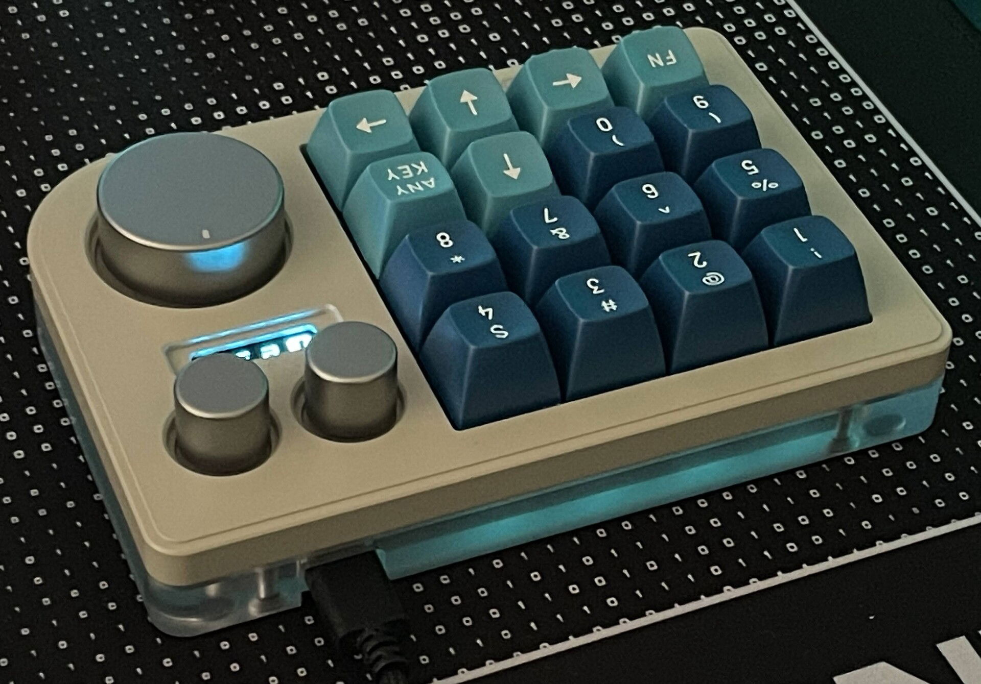 Soy Megalodon Macro Pad with MT3 Dasher » keebs.gg