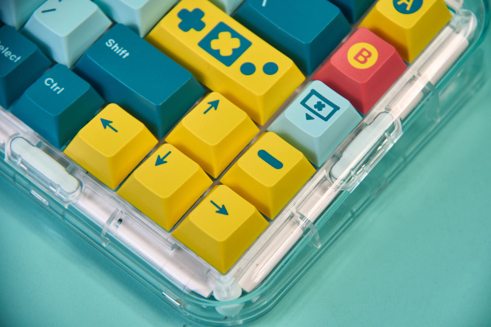 Mojo68 + Retrocast » keebs.gg