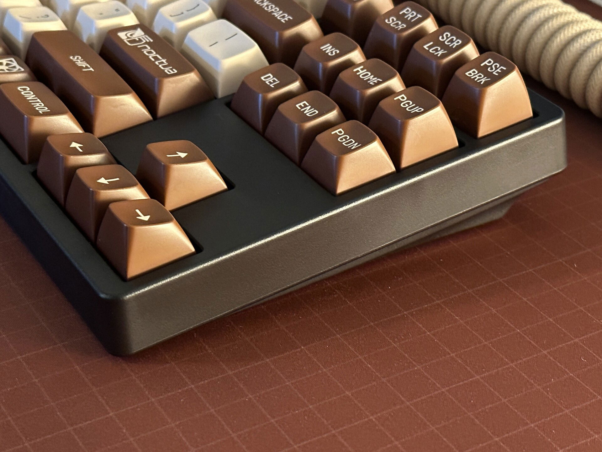Tiger Lite Noctua Edition » keebs.gg